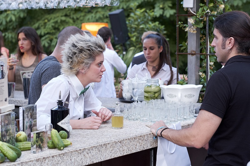 HENDRICKS pone pepinos en las calles