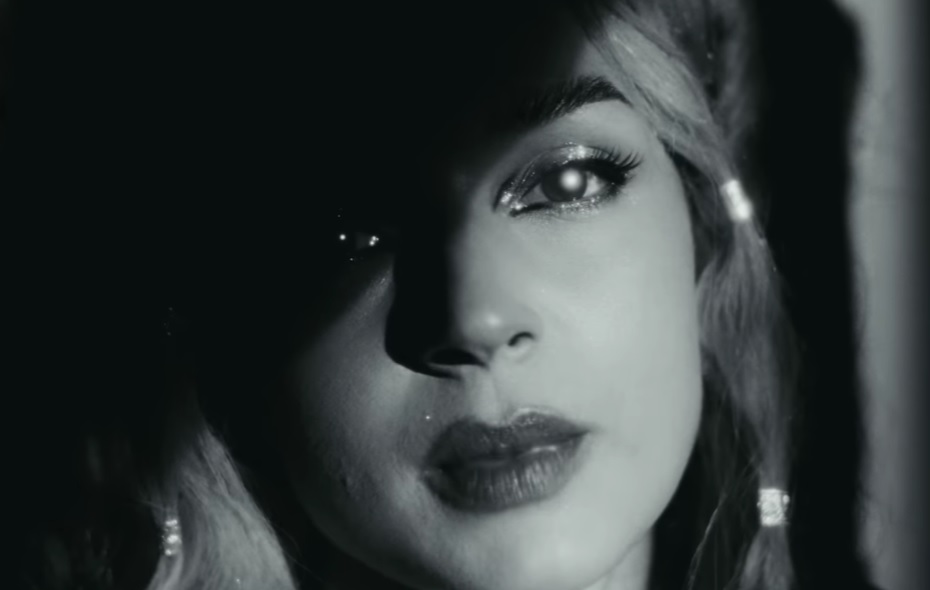 Poppy lanza single "Knockoff"