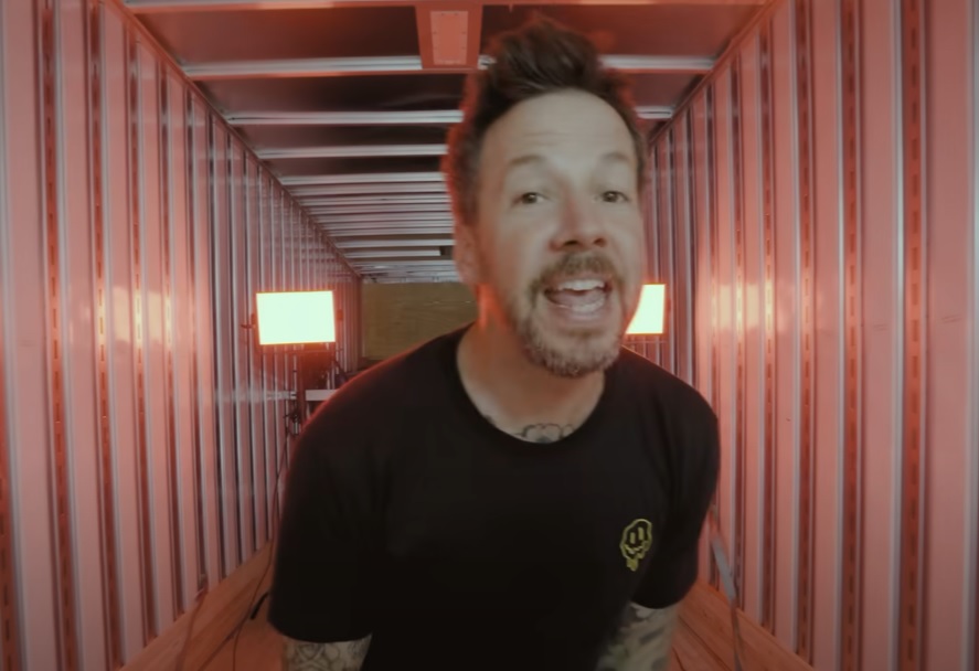 Simple Plan presenta una versión renovada de "Iconic"